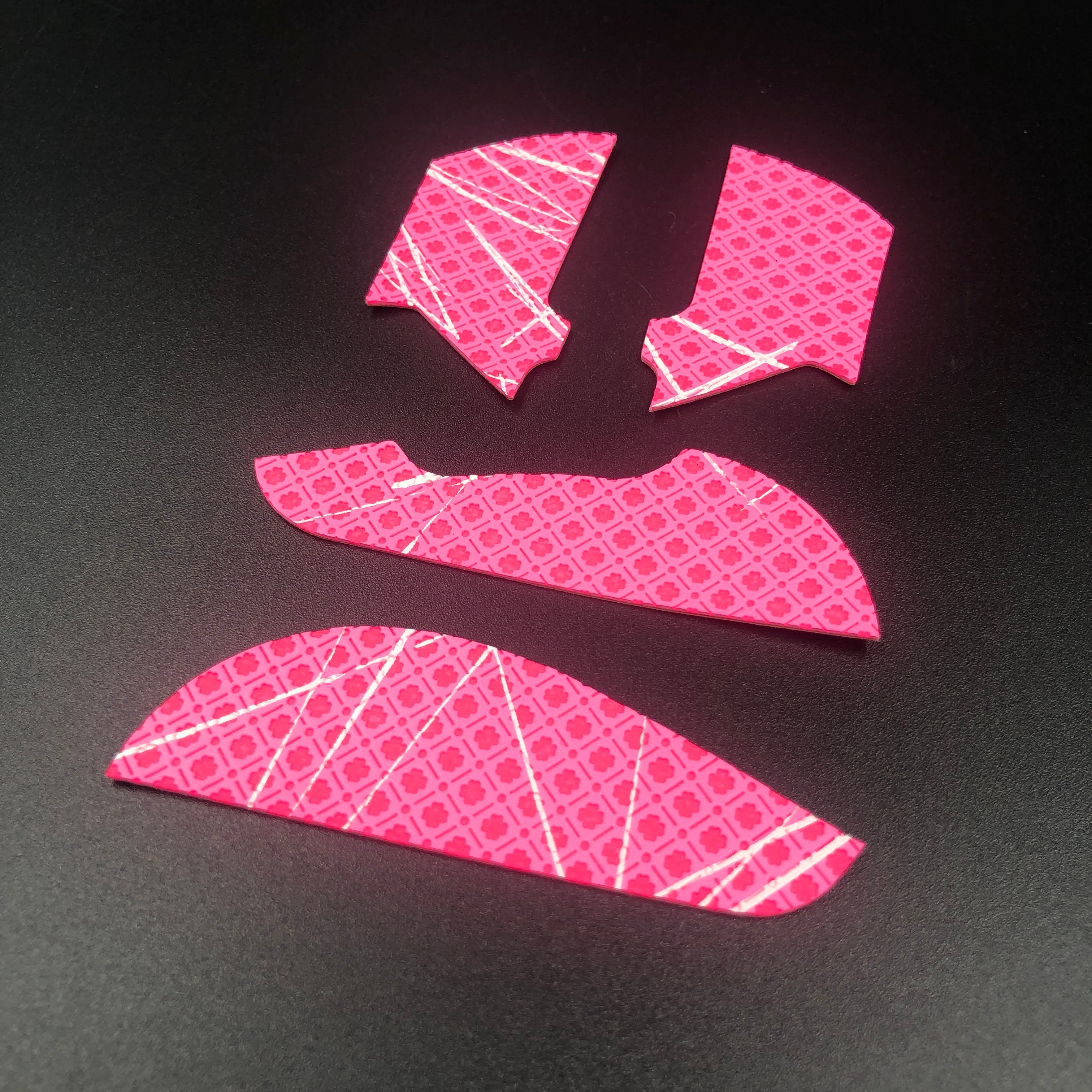 BT.L Finalmouse Ultralight 2 - Anti Slip Mouse Grip - Pink White